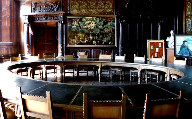 [Webmaze - Council Room]